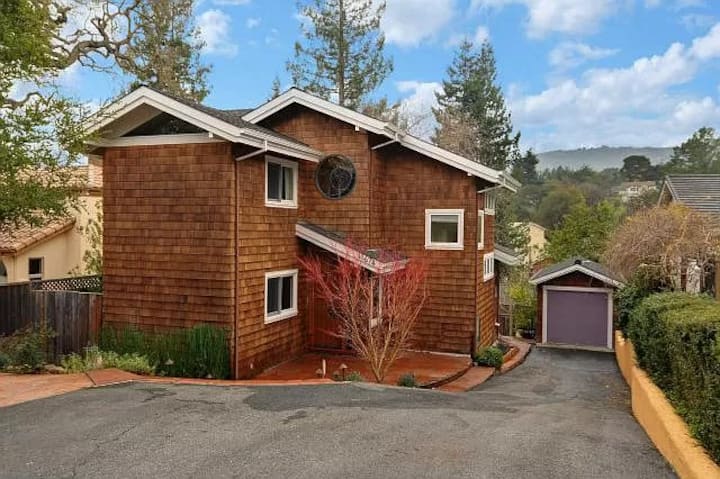 Los Altos Living: 4 Bed, 3 Bath Home - Mountain View, CA