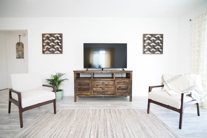 Blue House Hawaiian Escape - Laie, HI