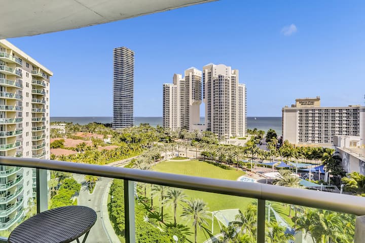 Sparkling Clean Ocean View +Free Parking - Sunny Isles Beach, FL