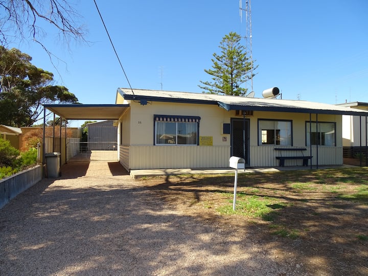 Bells Retreat - Port Hughes