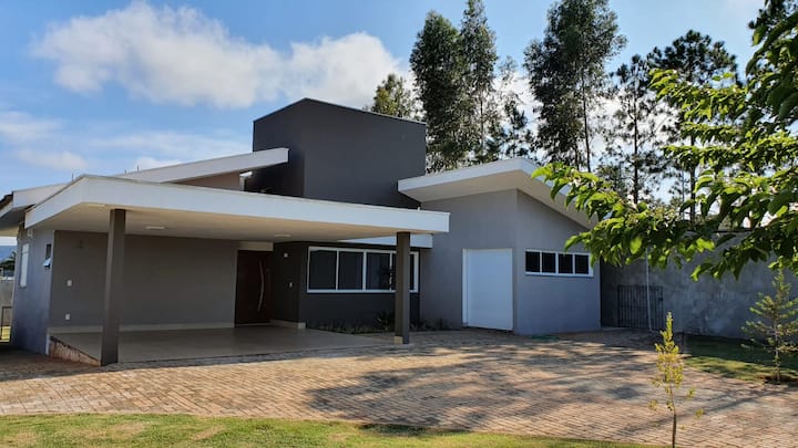 Casa  Com Ampla Area Esterna Perfeita Para A Famil - Jundiaí