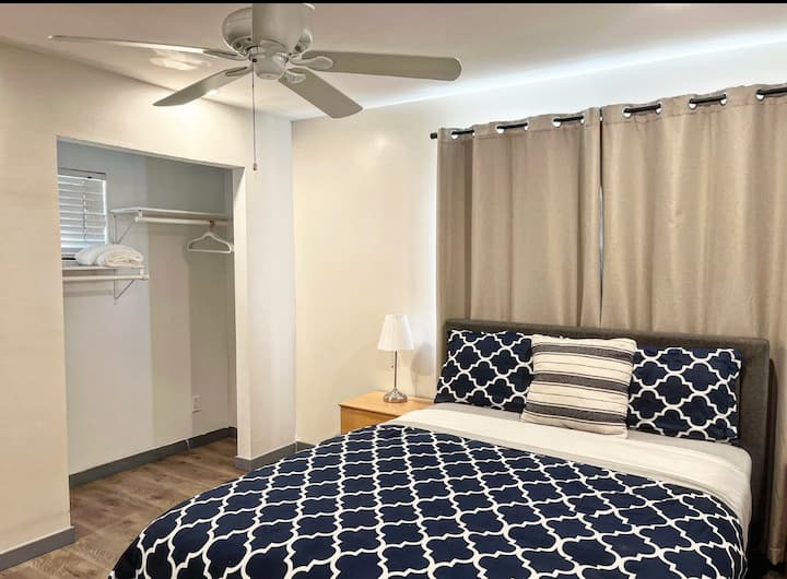 Private Room And Shared Bathroom - Garden Grove, CA