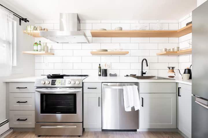 Modern & Minimalist! Walkable & Close To Downtown! - Denver, CO