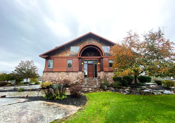 Riverfront Home On Millionaire's Row - Alexandria Bay, NY