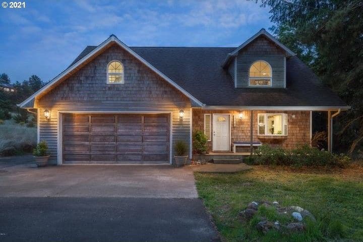 Swell Life Pacific City - Spacious Family Home - Pacific City, OR