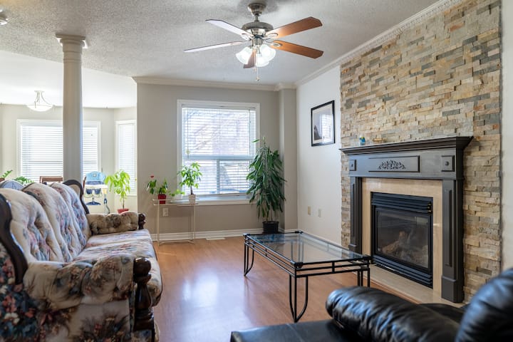 Cozy Home For Your Family Get Away - Barrie