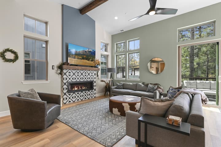 Brand New Custom Built Modern Lake/ski House - Big Bear Lake, CA