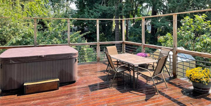 Olympic Hills Four Bedroom With Hot Tub And Grill - Bainbridge Island, WA