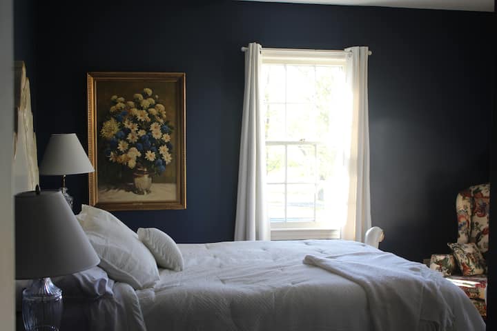 3-bedroom Country Getaway With Outdoor Attractions - 百老匯