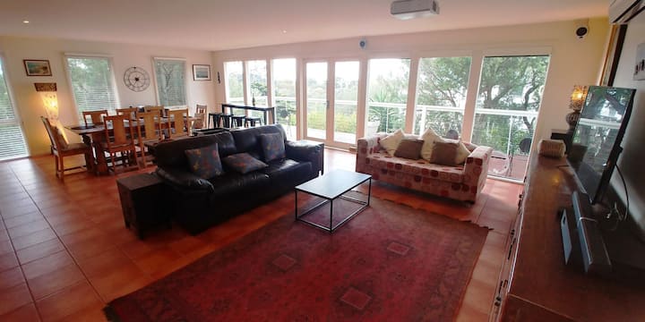 Rye Coastal Views Retreat - Relaxed Holiday Living - Rye