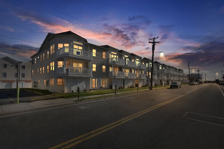 Beach Block Wildwood.  Everything You Could Need! - Wildwood, NJ