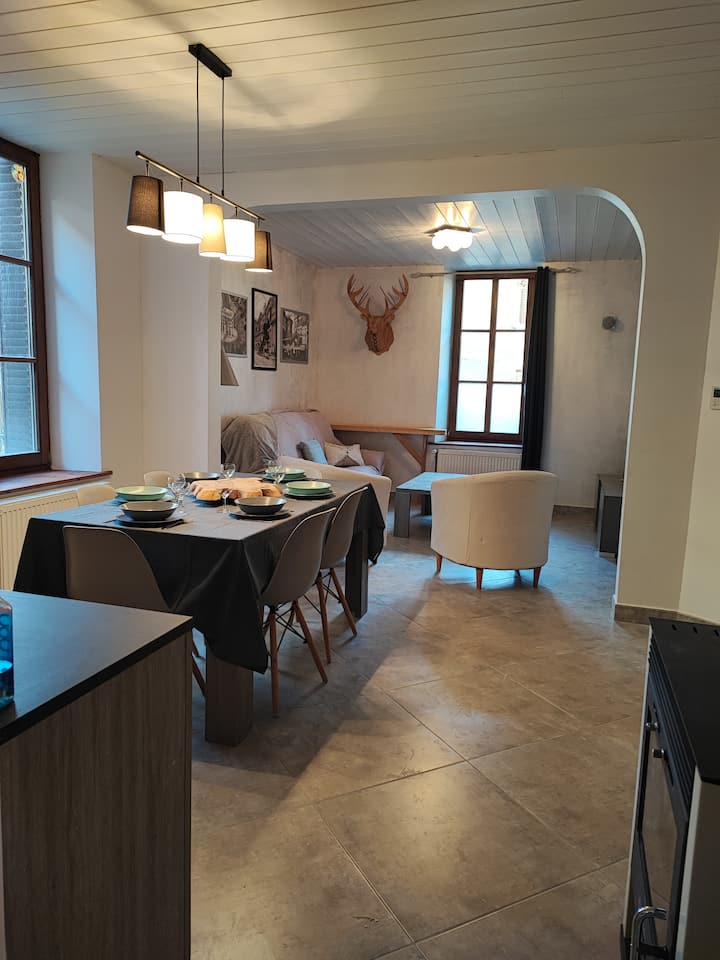 Agréable Maison Rénovée Avec Poêle à Bois - Lac de l'Ascension