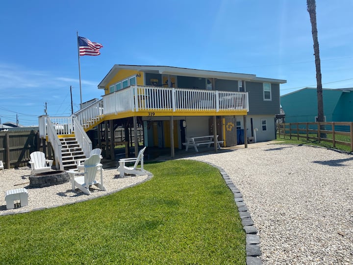 Coastal Charm - 2 Blocks From The Beach - Quintana Beach