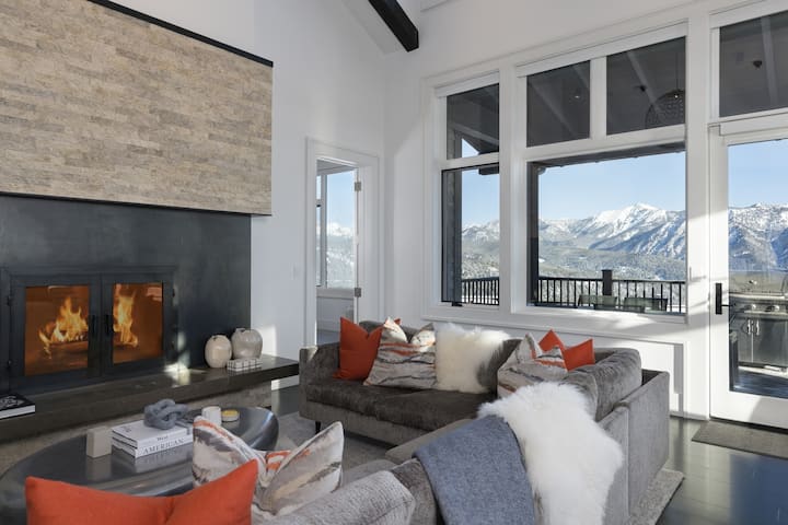 *New* Luxury Home In The Mountains Of Big Sky - Yellowstone National Park