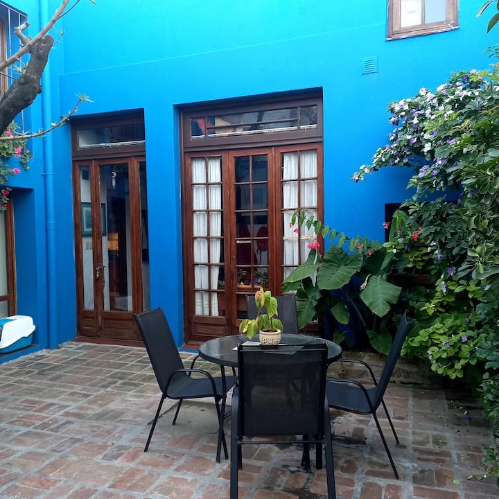 Habitación En Barrio Sur: Una Cuadra De La Rambla - Montevideo