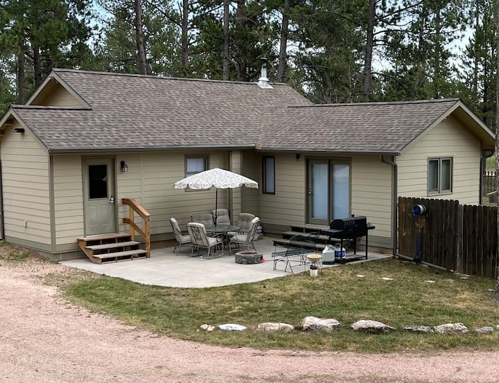 Custer Country Ranchette-dog & Horse Friendly - Custer, SD