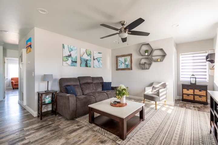 ~ Cozy Family Home ~ Free Parking ~ - Chula Vista, CA