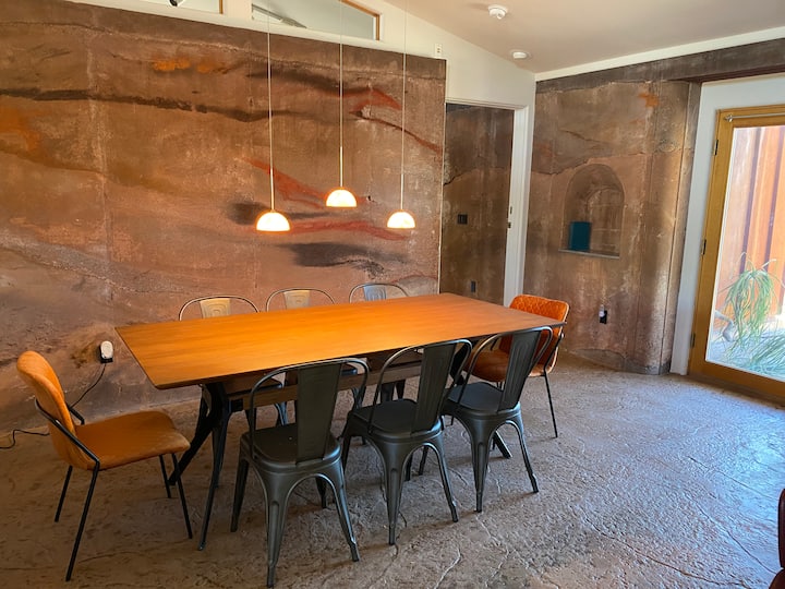 Zen Oasis In The Desert: Patio & Garage | Sleeps 8 - 巴克艾