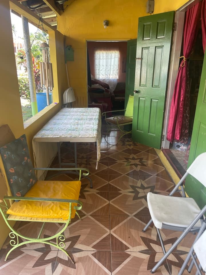 Quiet 2 Bedroom Home With Loft - Tobago