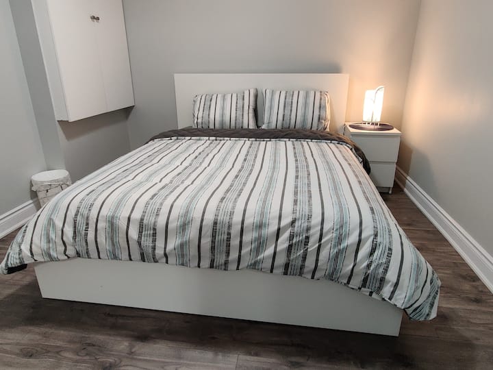 Pristine Place To Call Home In Whitby - Ajax