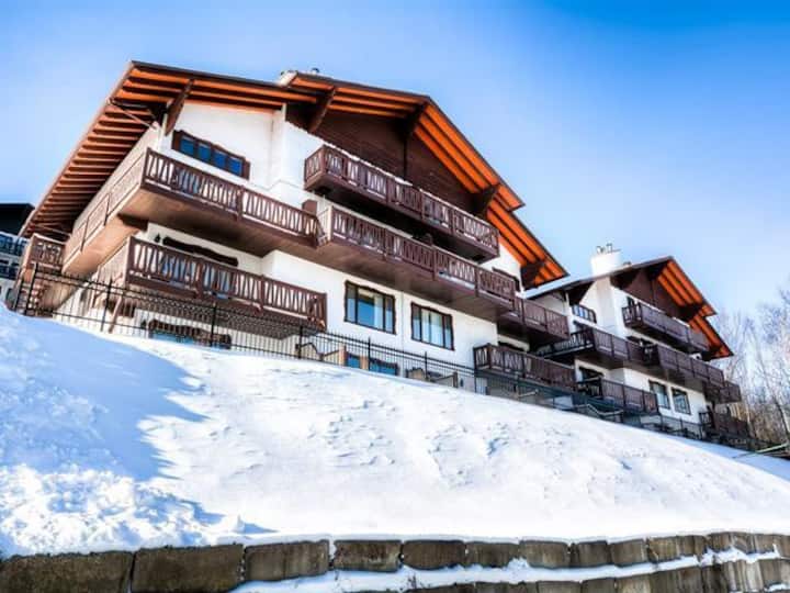 Lakefront Facing Ski Hills 1 Bedroom Condo - Mont-Tremblant
