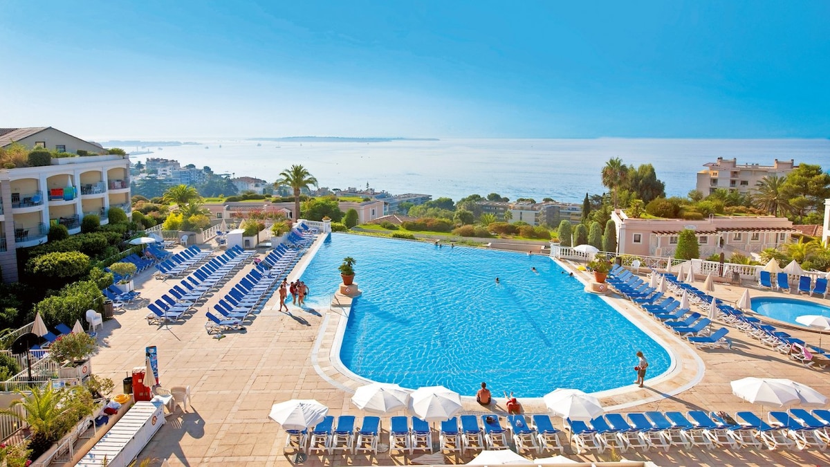 Cannes – Infinity pool - Apartments for Rent in Cannes, Provence-Alpes ...