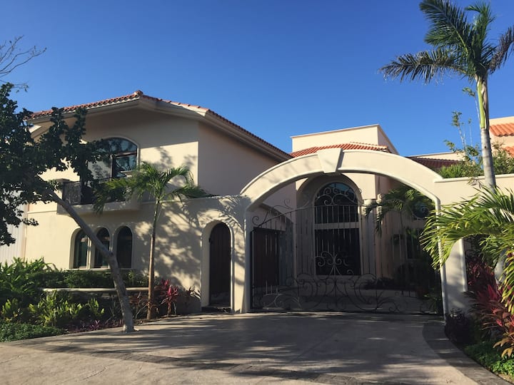 Ranger Rivera - Puerto Aventuras