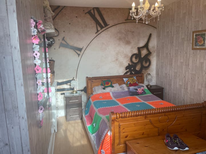 North Manchester Room In House - Oldham