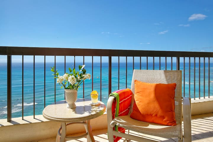 Ocean Front Views In The Heart Of Waikiki! Wbt2602 - Honolulu, HI