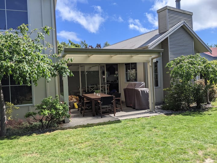 Broadway Holiday Home - Martinborough