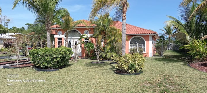 Homelike Stay -Cozy Bahama Getaway. - Freeport