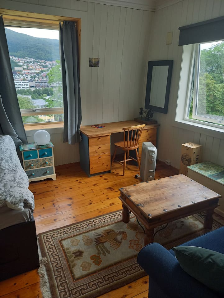 Large Double Room In Villa House In ÅRstad Bergen - Bergen