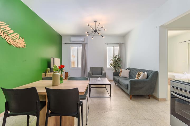 Capri Breeze 2-br Apt In Mar Mikhael Electr 24/7 - Beyrouth