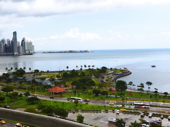 Seafront Department In Front Of The Casco Antiguo - 巴拿馬