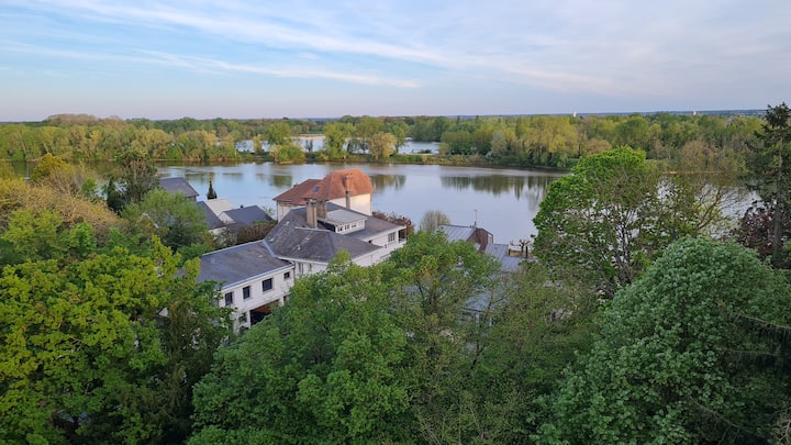 Vue Incroyable, " Les Yeux Dans L'o " - Orleans