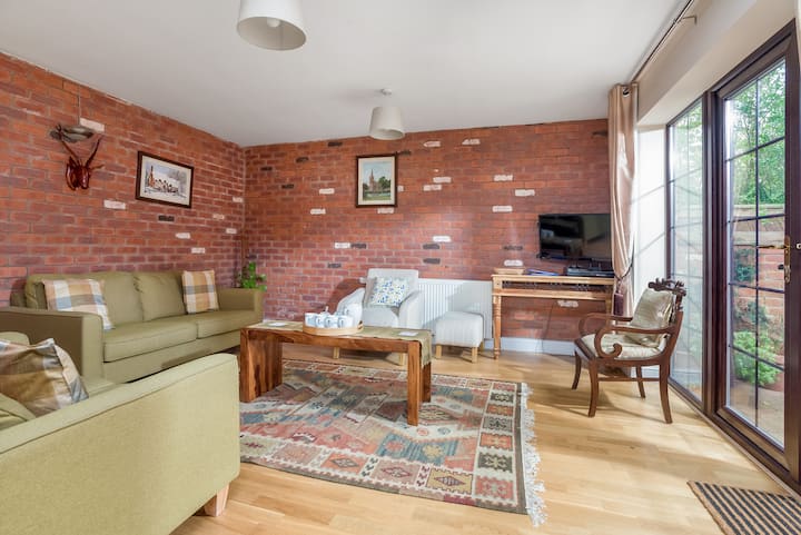 Arden Barn In Shottery Near Anne Hathaways Cottage - 스트랫퍼드어폰에이번