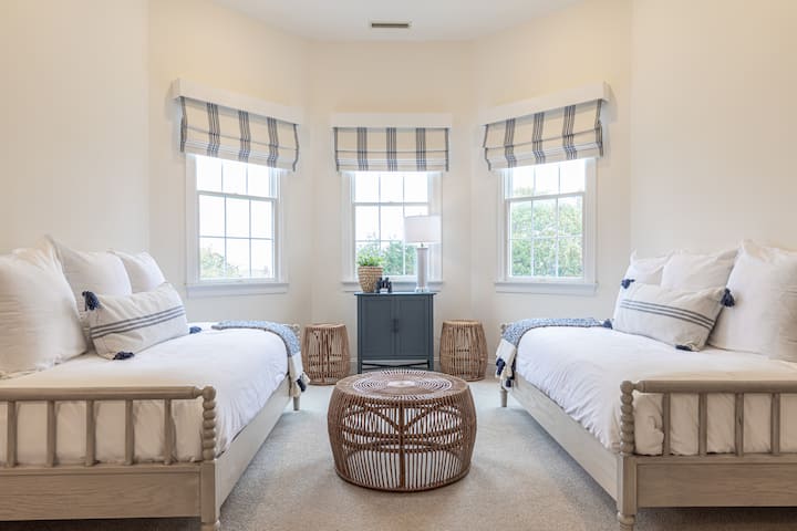 Karl's Landing Cape Cod Luxury Estate - Barnstable, MA