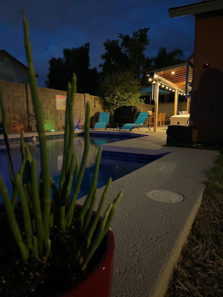 Cheerful Family Friendly Home-heated Pool+game Rm - United States