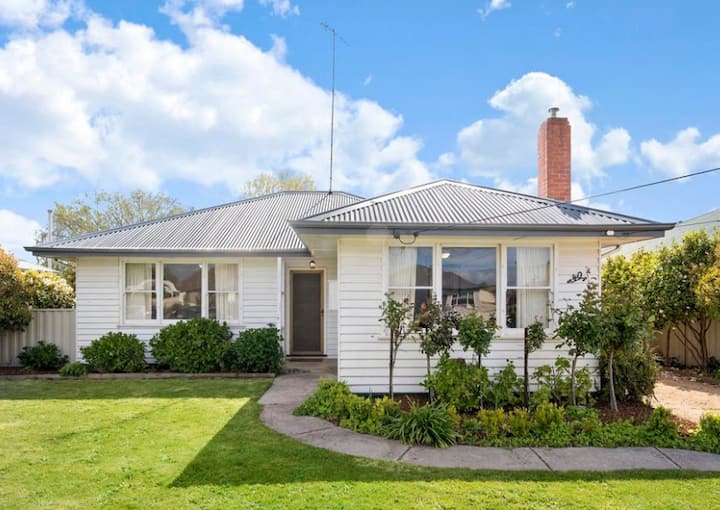 3 Bedroom Clean, Safe - House - Ballarat