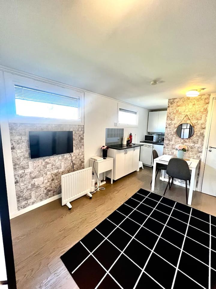 Entire Cabin With Kitchen, Bathroom, Self Check-in - Malmö