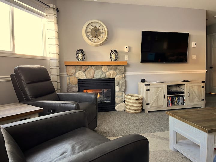 Spacious 1 Bed Ski-in , Ski-out Condo In Village - Big White Ski Resort, BC