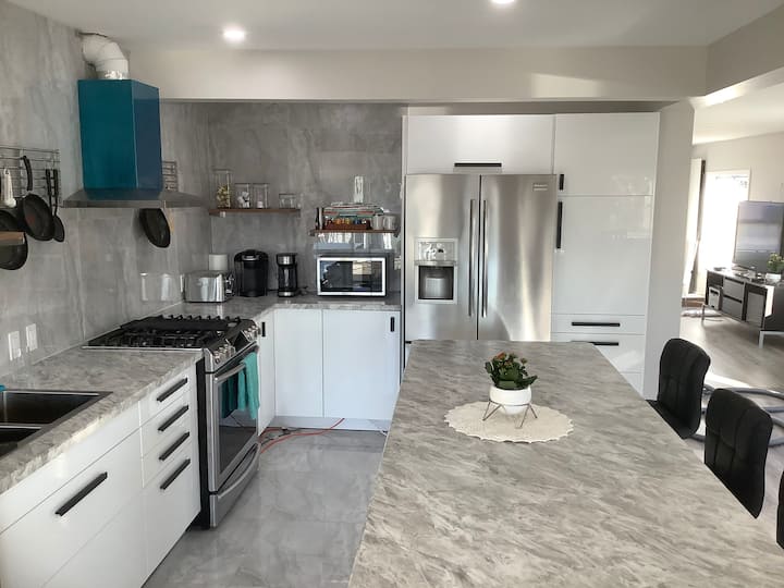 Amazing Central Location House Walk Everywhere - Osoyoos