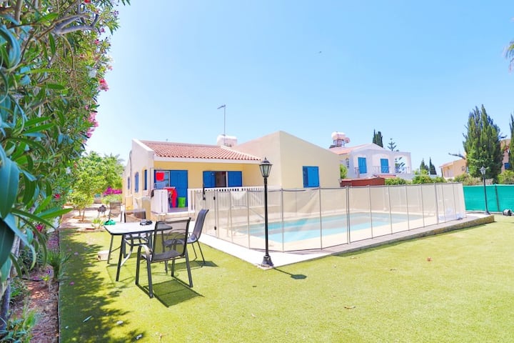 Delightful 3 Bed Villa Close To The Sea - Пейя