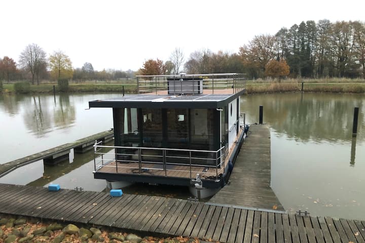 Gehobenes Hausboot Am Mittellandkanal - Mettingen