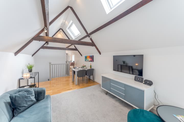 Celosia - Elegant Apartment In Town Centre - Shrewsbury