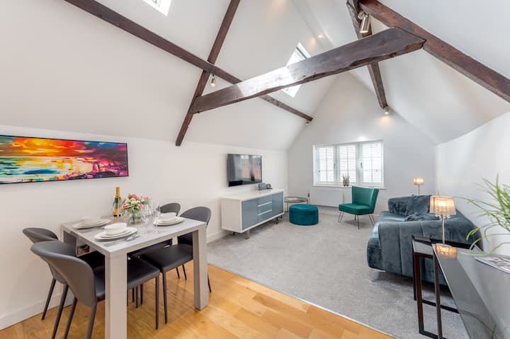 Celosia - Elegant Apartment In Town Centre - Shrewsbury