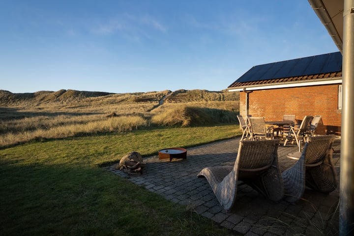 Cozy Beach-front Home In The North Sea Sand Dunes - Hvide Sande