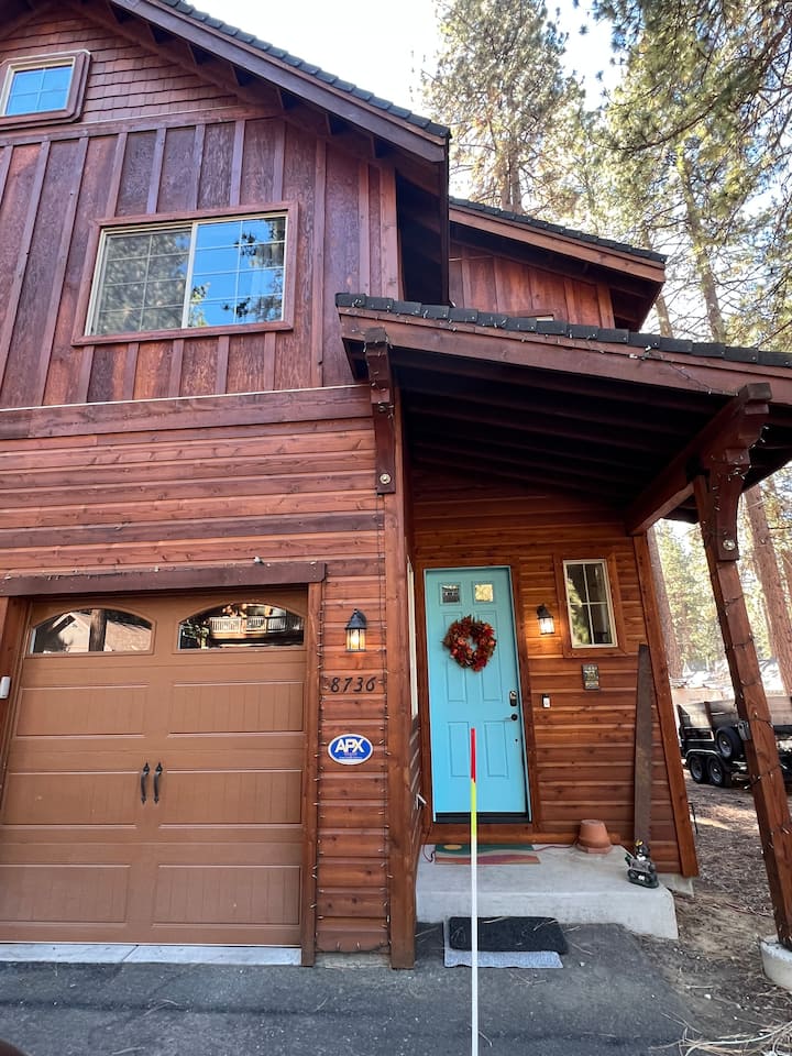 Spacious 2 Bed, 2.5 Bath In Heart Of Kings Beach! - Lake Tahoe