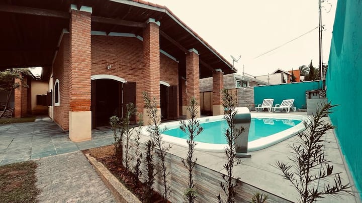 Casa Espaçosa Com Piscina A 50m Da Praia - Peruíbe
