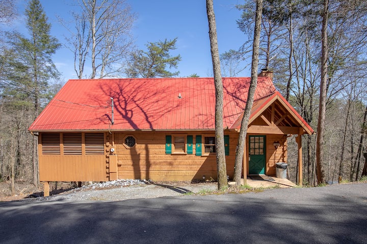 Private Tradition Log Cabin Experience! - Pigeon Forge, TN